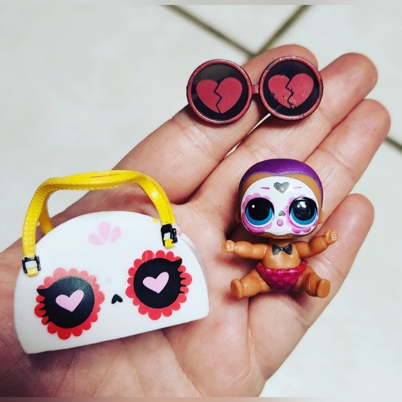 L.O.L. Surprise! | Toys | Lol Surprise Dolls Eye Spy Series Lil Sisters ...